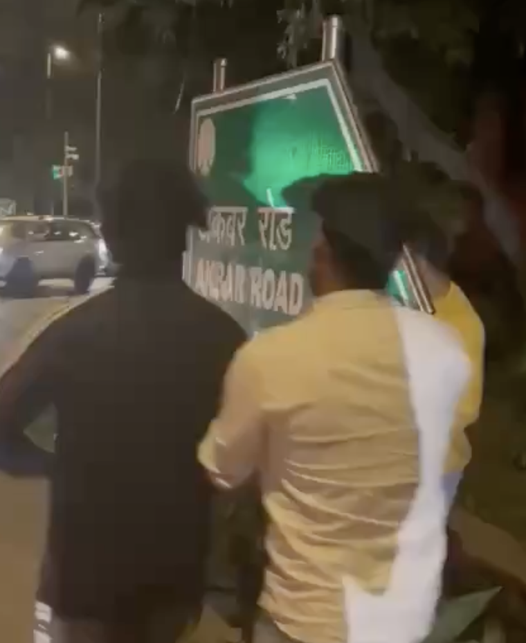 Hindu Nationalists Vandalize Akbar Road Street Signs, Demand It Be ...